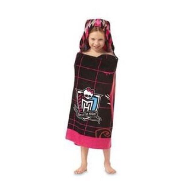 monster high | Bath | Monster High Draculaura Hooded Beach Towel Wrap ...